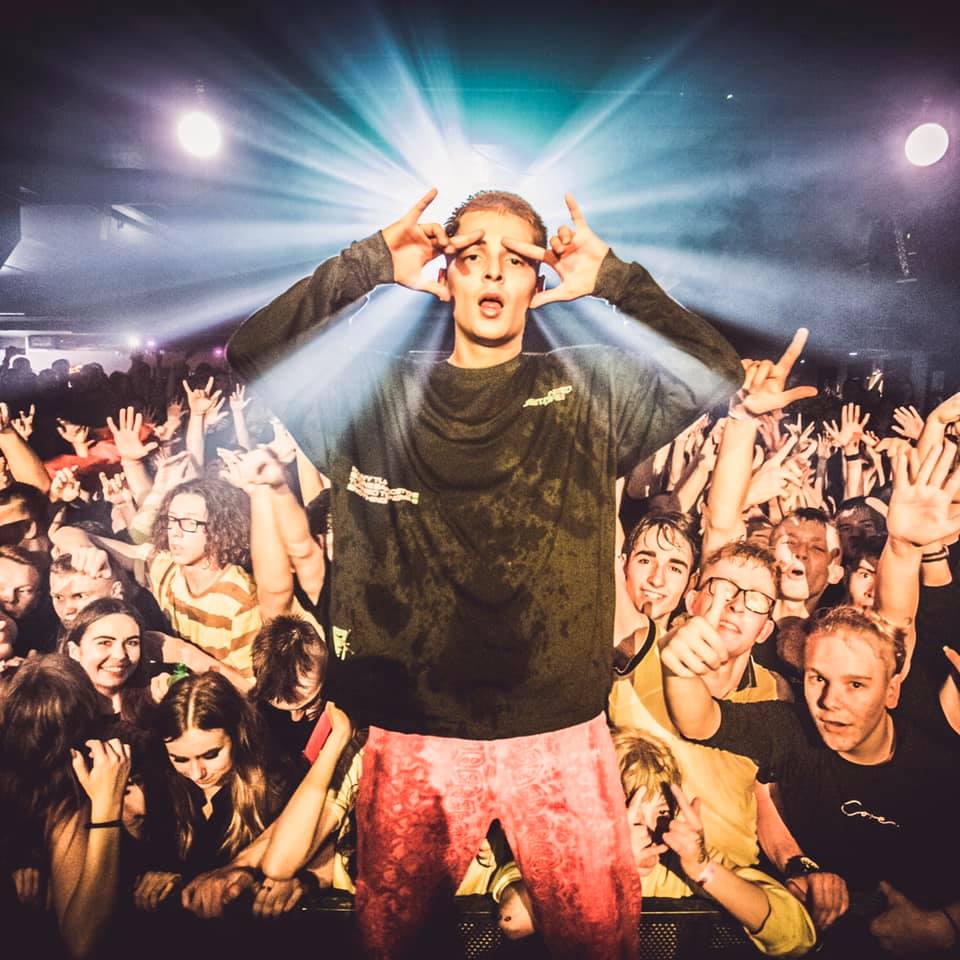 OKI wypuszcza mixtape „77747” i wraca na trasę - Rytmy.pl