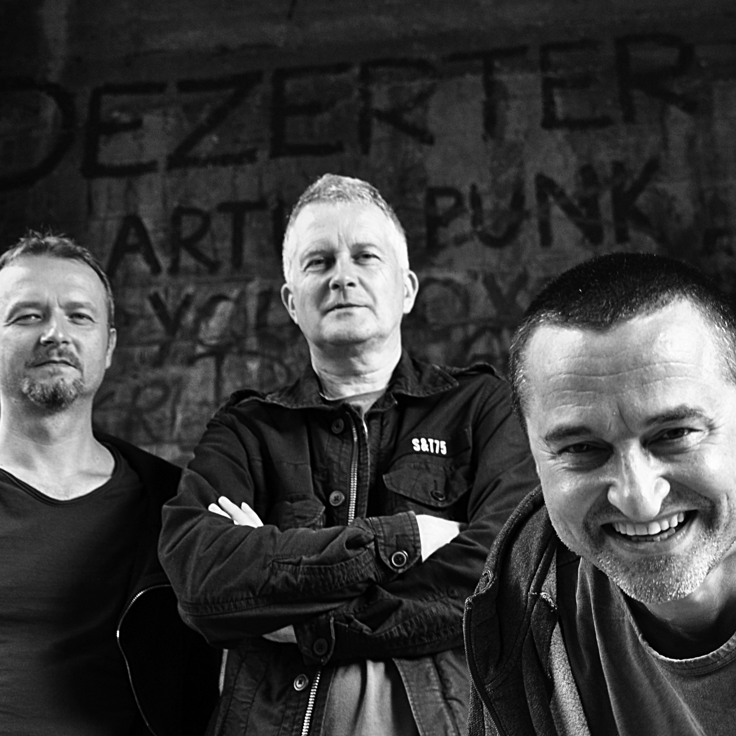 Dezerter powraca z nowym singlem "Kłamstwo to nowa prawda" - Rytmy.pl