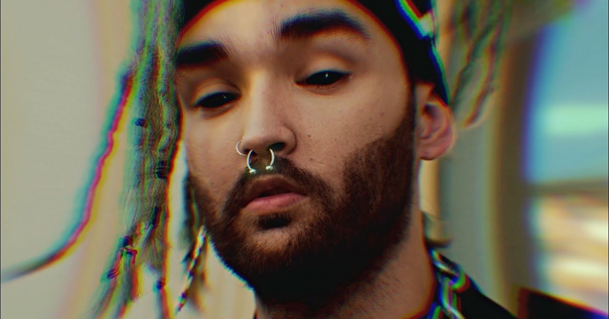 Chivas rapuje w nowym kawałku z klamką w ręce - Rytmy.pl