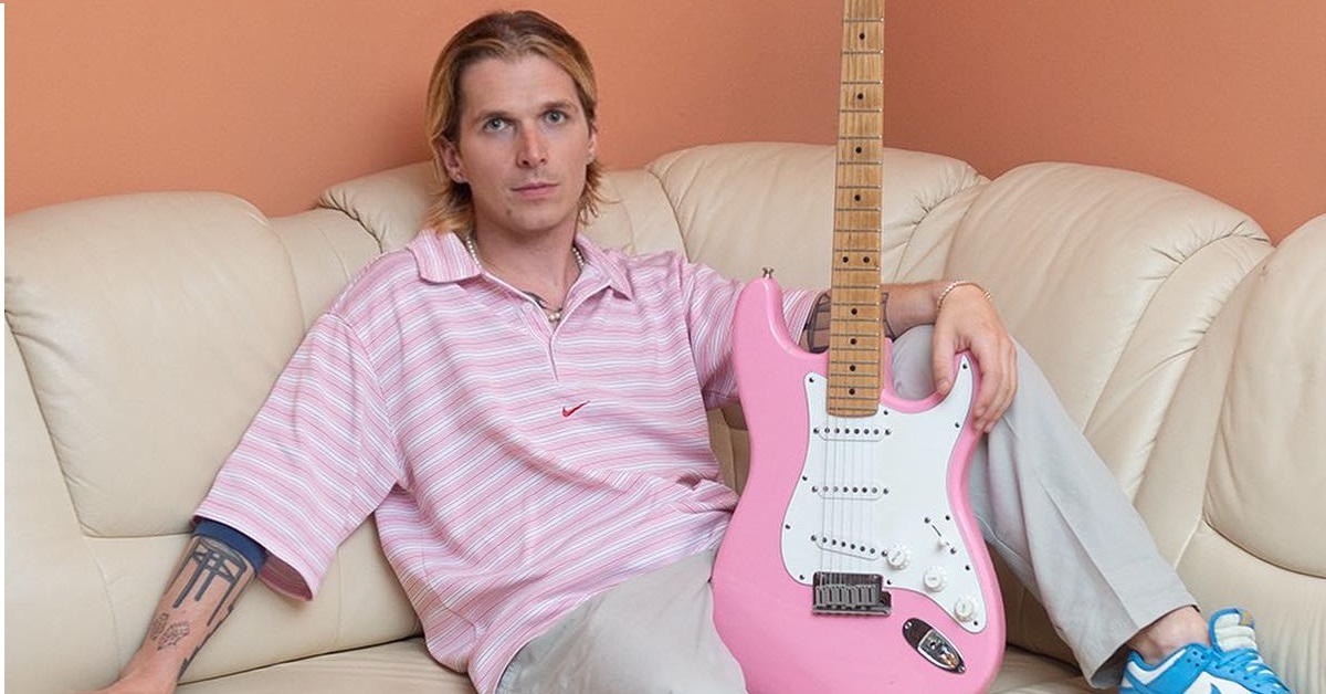 Holak coveruje utwór zespołu Malarze i Żołnierze - Rytmy.pl