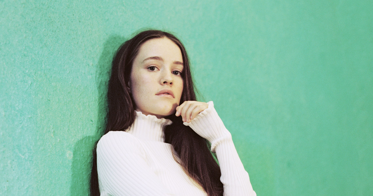 Sigrid powraca na rynek z przebojowym singlem „It Gets Dark" - Rytmy.pl