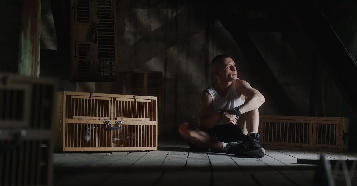 Intruz z nowym emocjonalnym singlem - Rytmy.pl