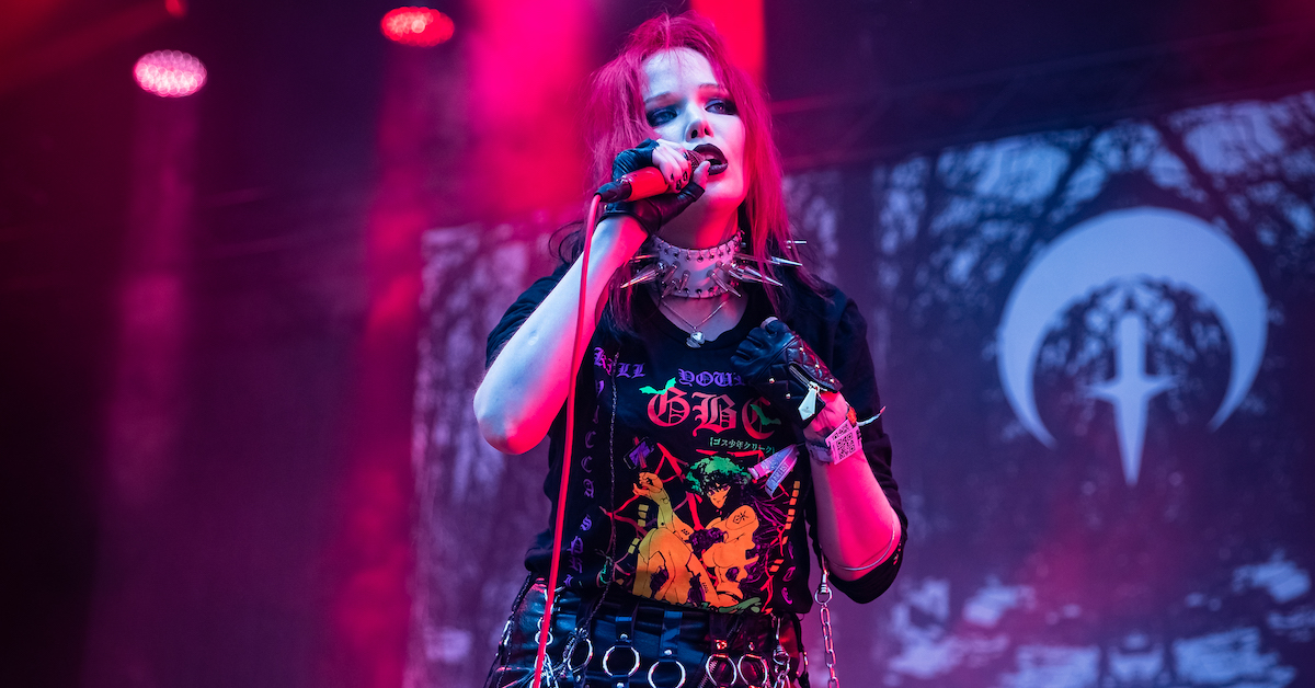 Alice Glass przepracowuje traumę na nowym singlu „Lips Apart” - Rytmy.pl