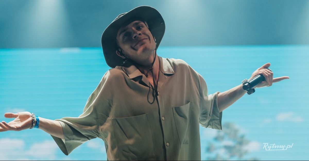 Kinny Zimmer zaczyna świąteczny sezon „Rozmazaną kreską” - Rytmy.pl