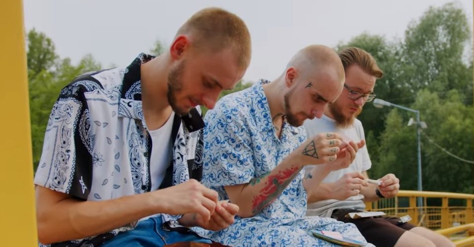 Bober wypuścił singiel, w którym pyta: "O co w tym chodzi?" - Rytmy.pl